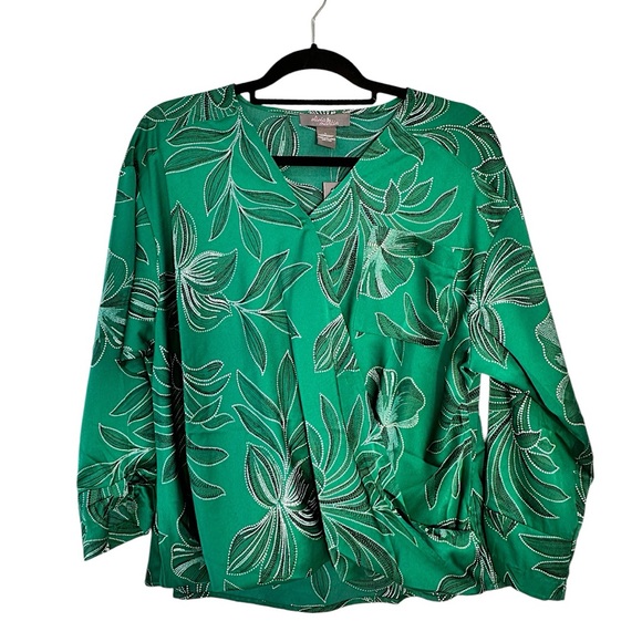 Olivia & Martin | Tops | Olivia Martin Green Floral Womens Top Front ...